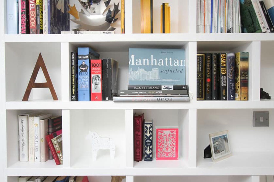 Random upright shelving - Empatika