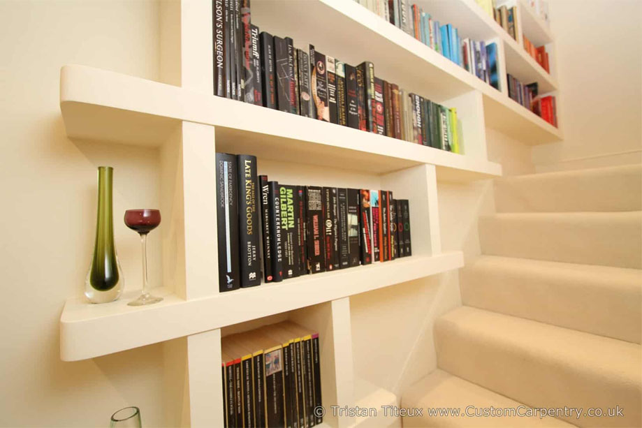 Hall floating shelving unit - Empatika